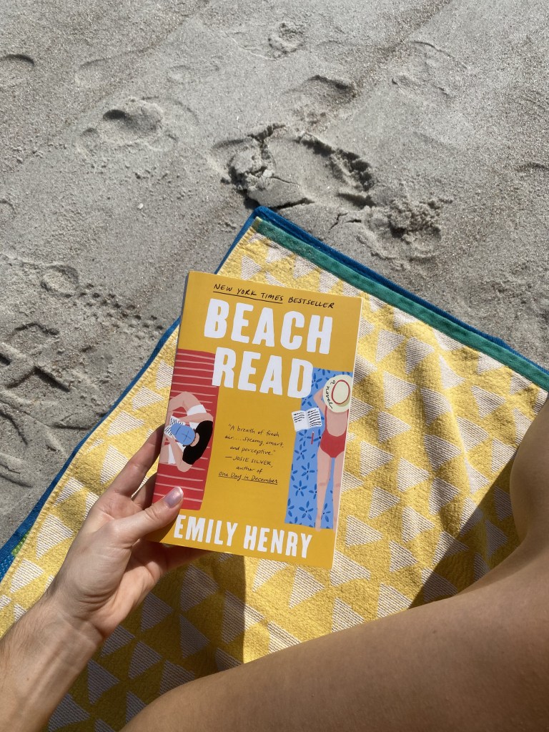 Beach Read by Emily Henry – ROMINA'S LIFE